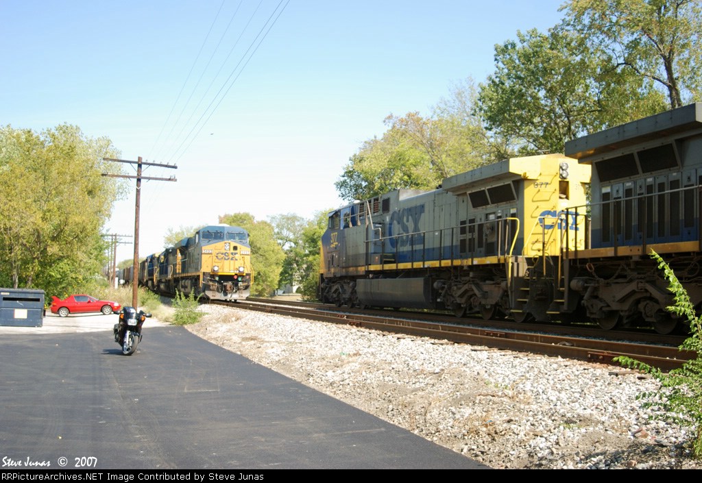 CSX 377 and 5493 meet